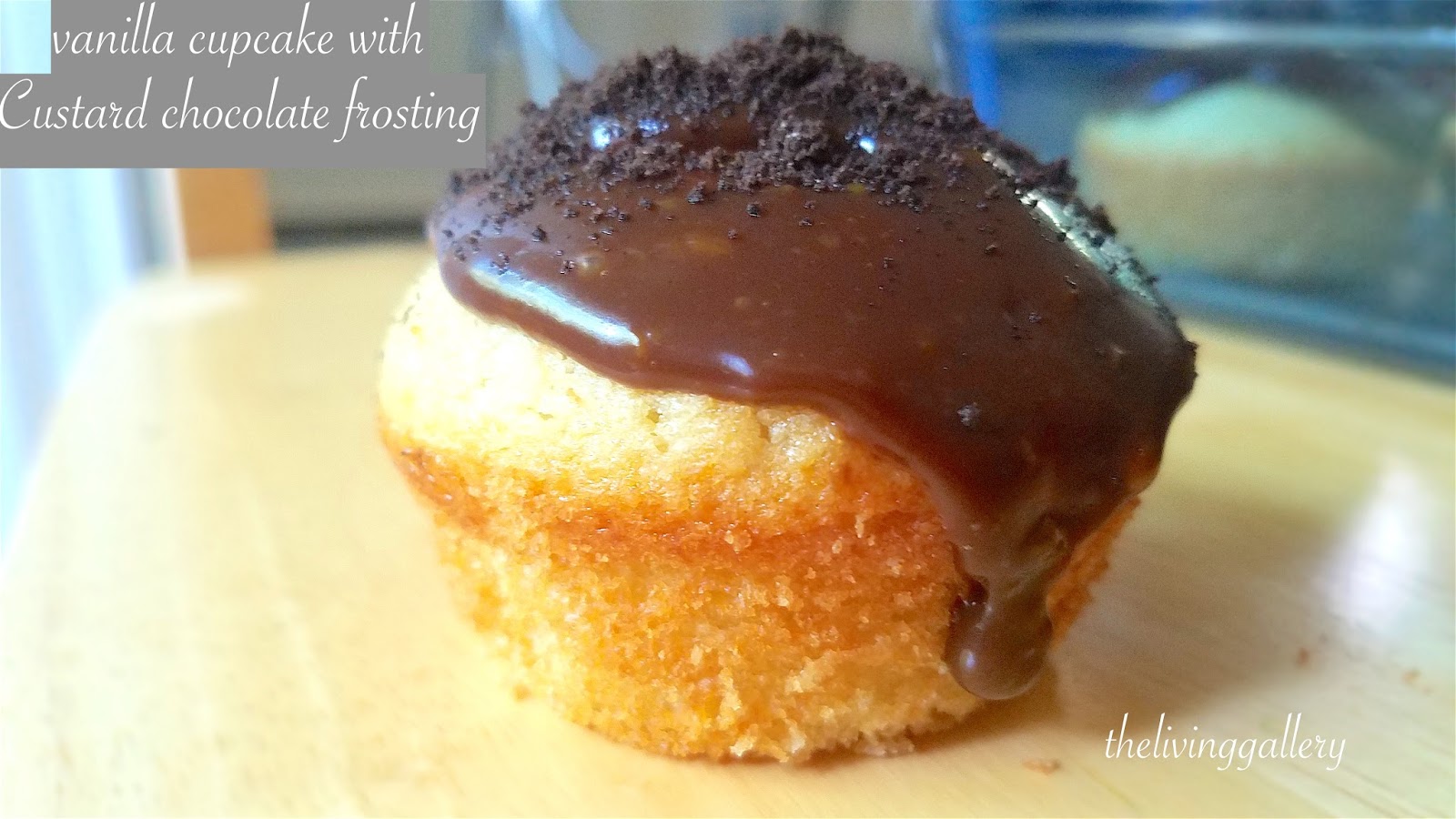 VANILLA CUPCAKE WITH CUSTARD CHOLOCATE FROSTING FROM SCRATCH