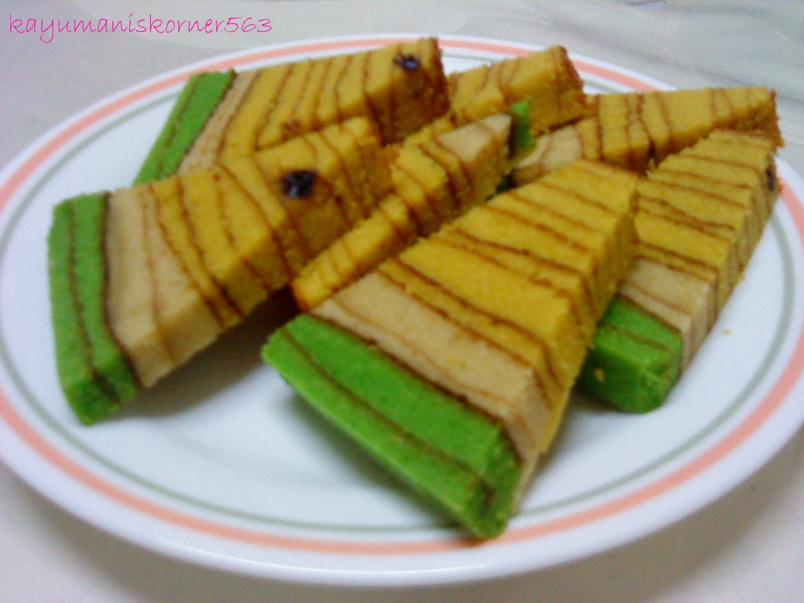 kayumaniskorner563: Kek Lapis Tembikai Kuning