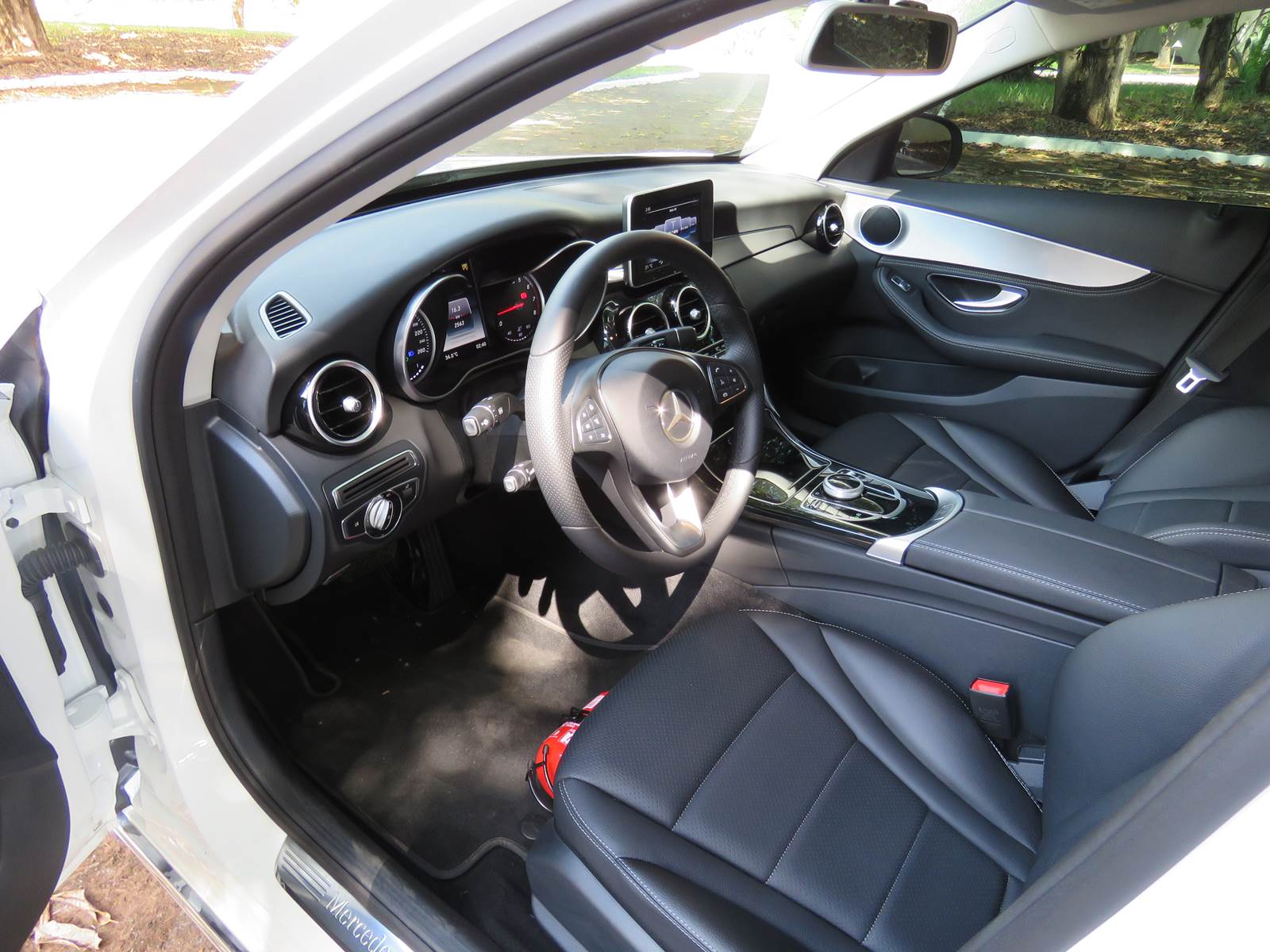 Mercedes-Benz C180 Avantgarde: vídeo, teste e detalhes