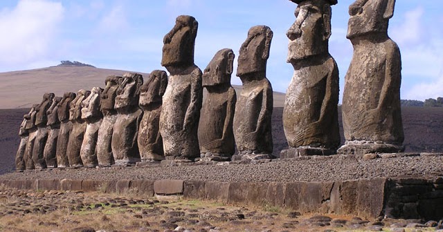 Redefining the Face Of Beauty : TOP 10 FAMOUS/ BEAUTIFUL STATUES!