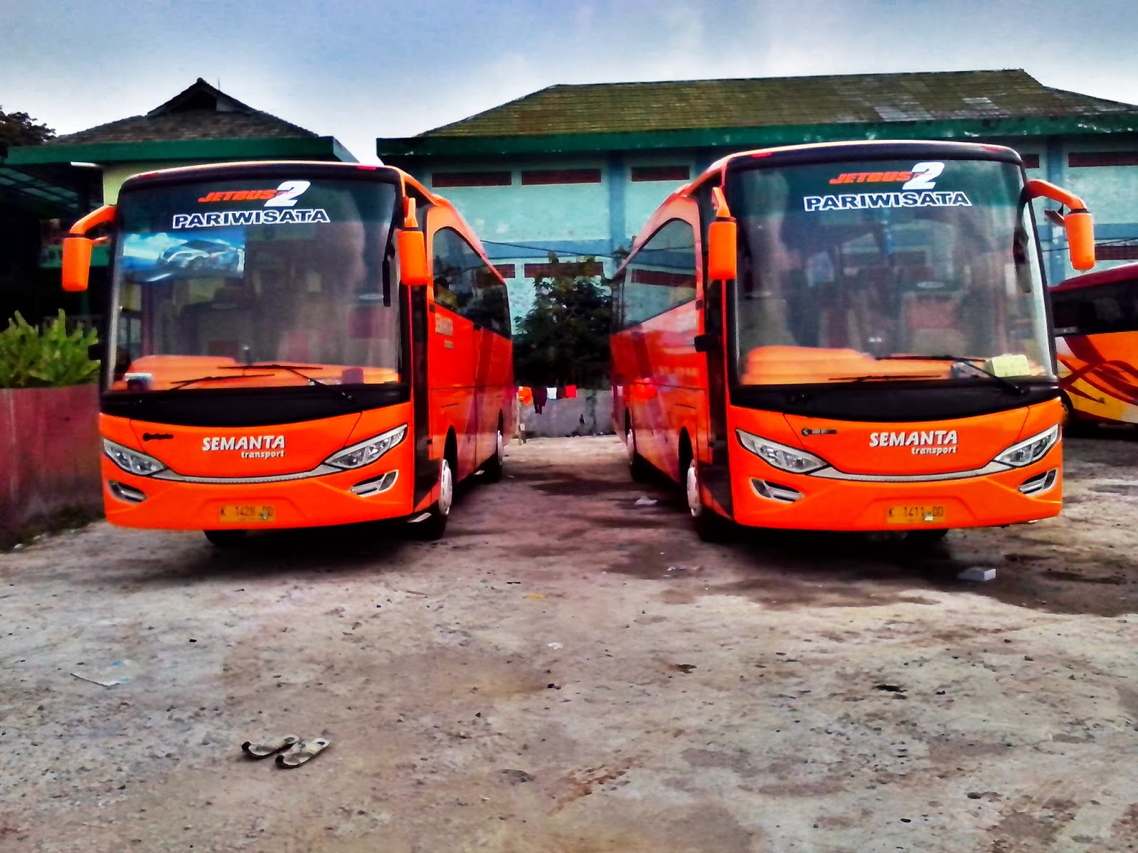 JETBUS HD2 Keluaran Baru Dari Karoseri Adiputro - Rio Refaldi Blog