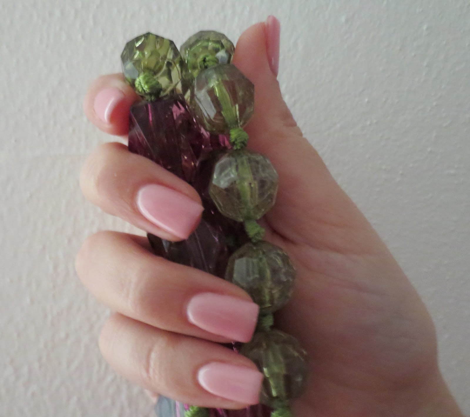 As minhas unhas: Verniz de gel - Loveliness by Sarah