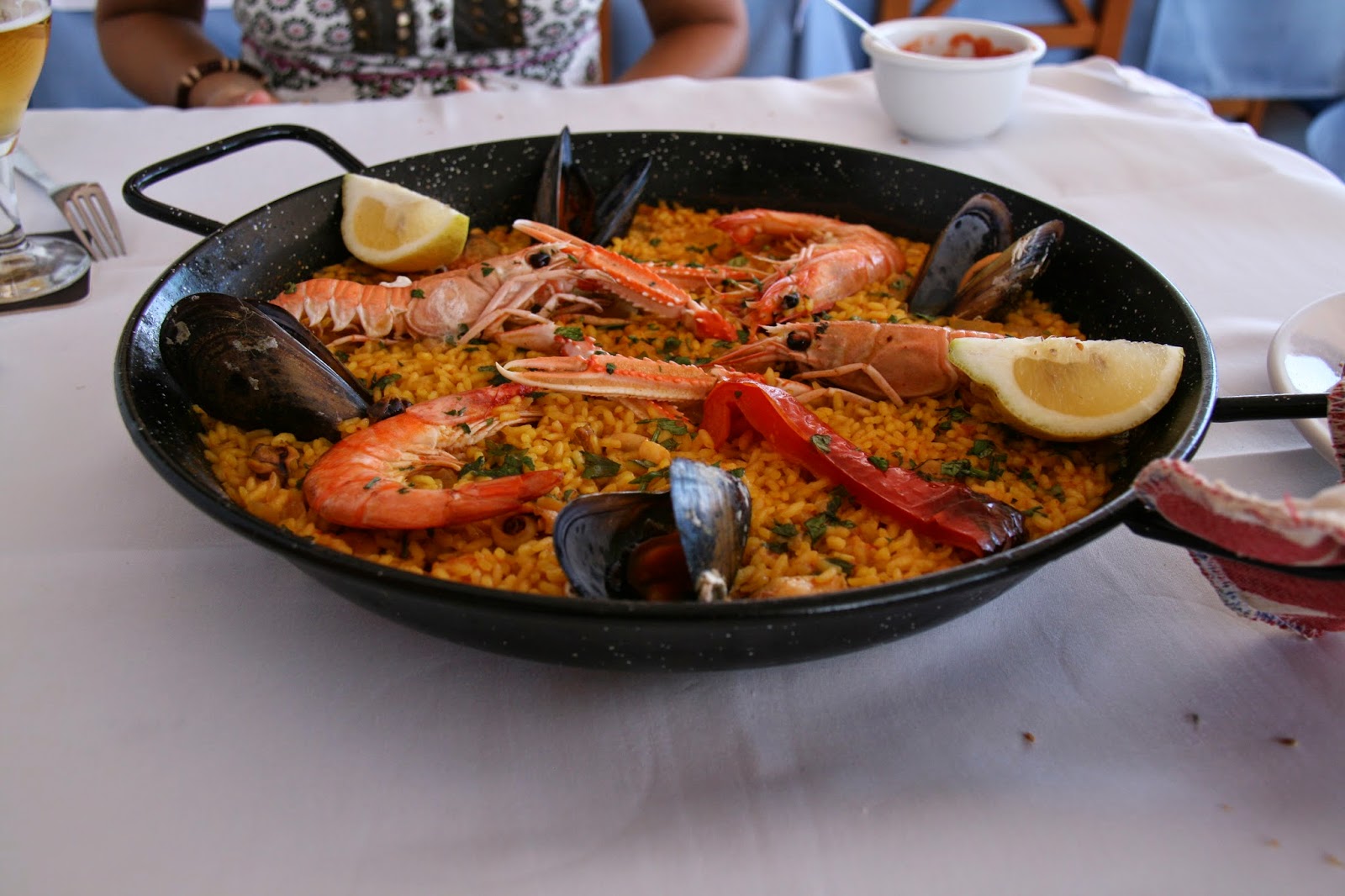http://es.wikipedia.org/wiki/Paella