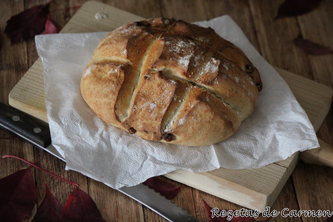 Pan fácil con pasas y nueces en bolsa de asar
