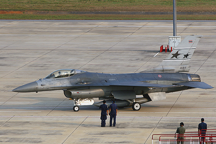 THAIDEFENSE-NEWS: Photo Gallery: RTAF F-16A/B