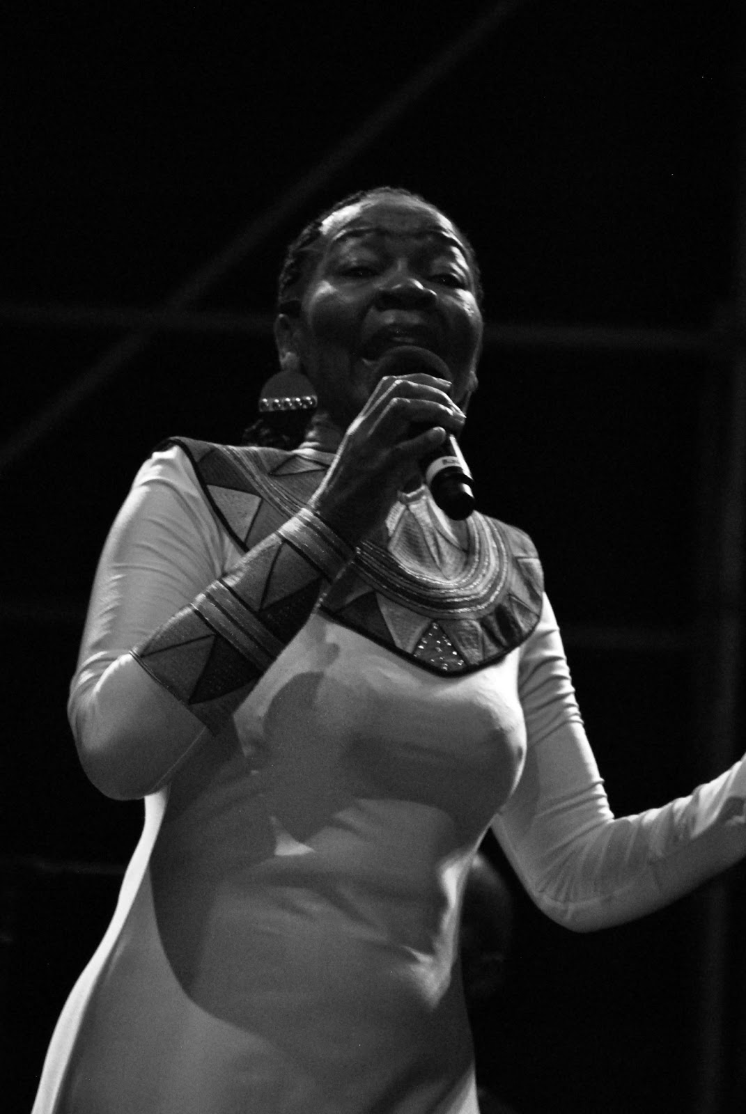 Morrelhasideas - Photography: In the Spotlight: Letta Mbulu