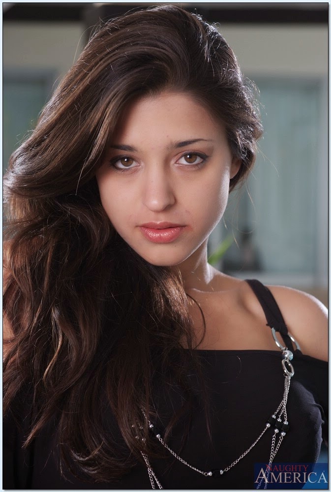 XXXMALLU: Uma Stone (XXXMALLU)
