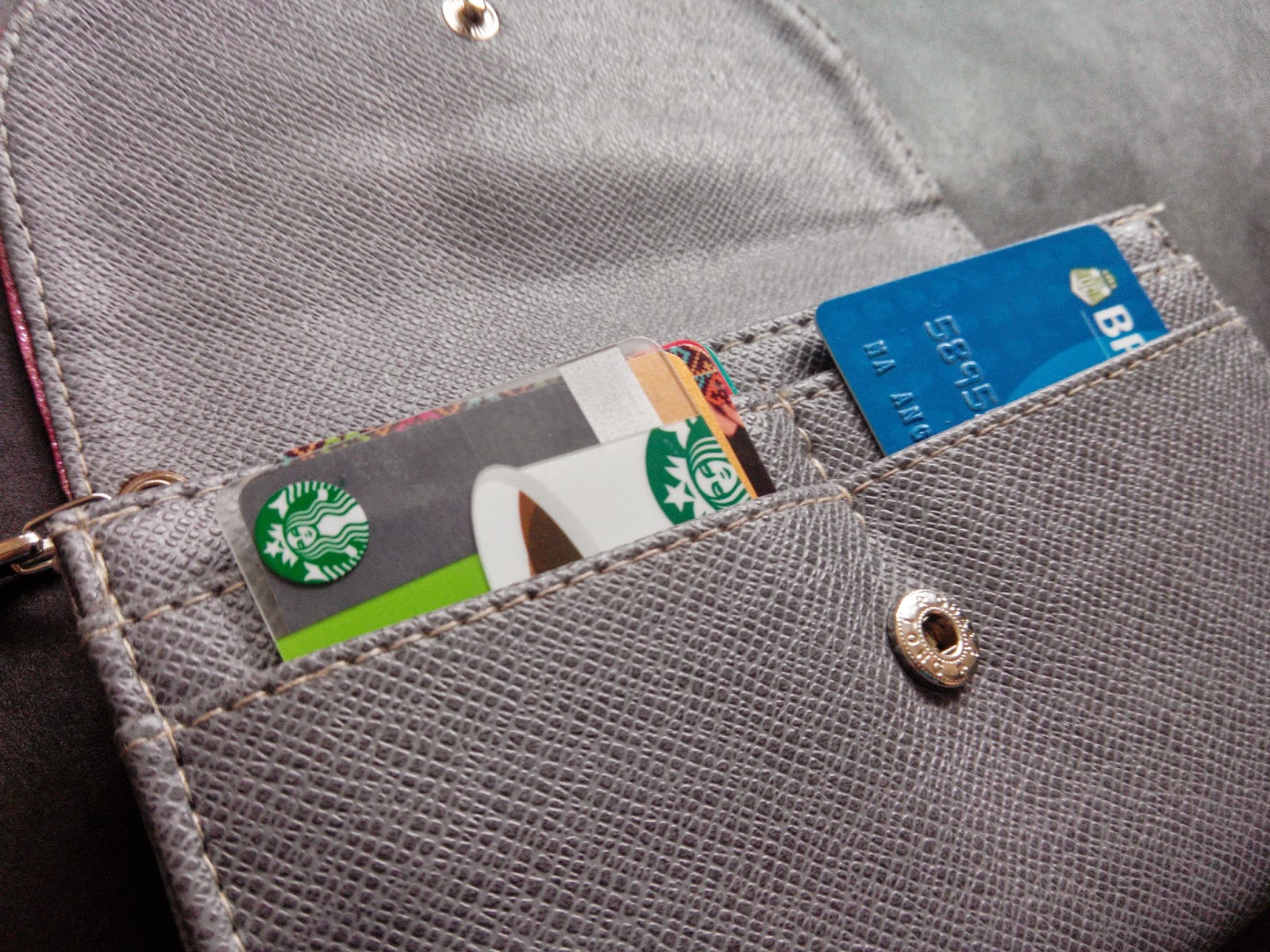 What's Inside: Cara Wallet - My Little Secret