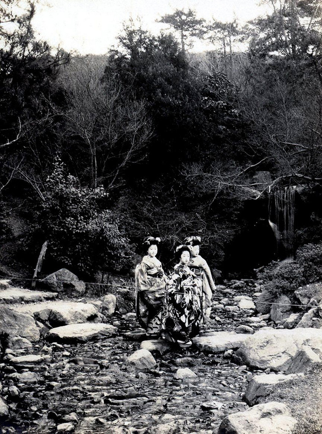 Japanese Girls In The Taisho Period 37 Vintage Photos Of Maikos And