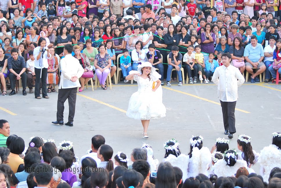 Gone to the John: Ang Pagbati