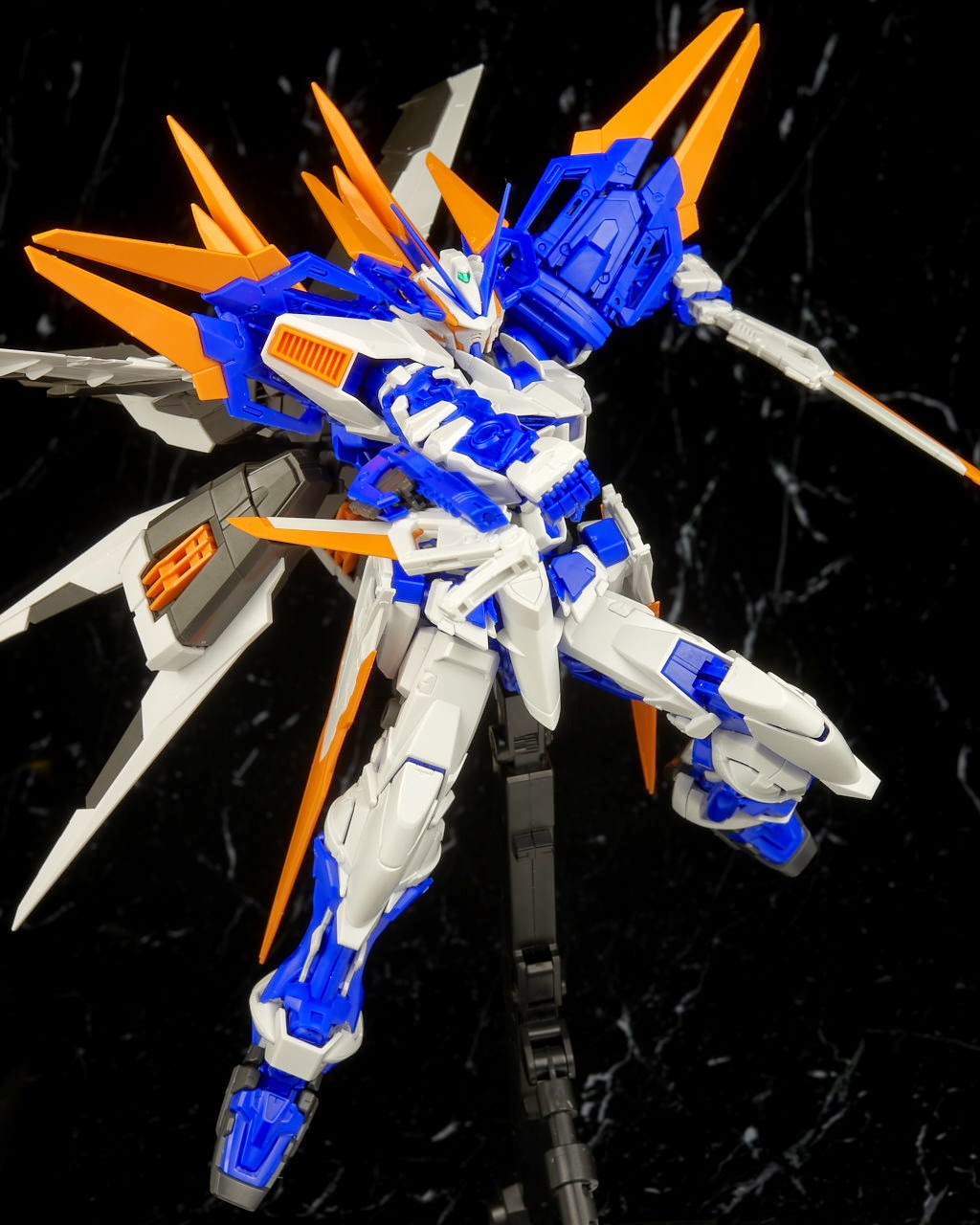GUNDAM GUY: MG 1/100 MS Gundam Astray Blue Frame D - Review by Hacchaka