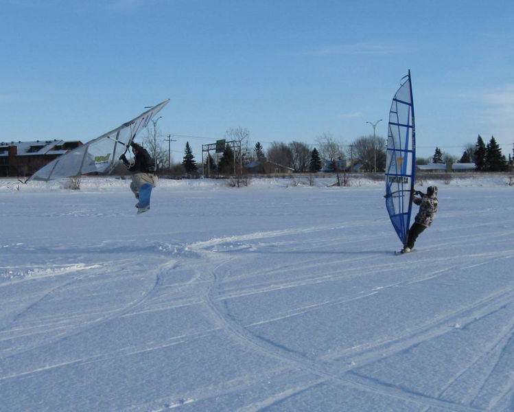 "average joe windsurfer" : Windski versus Kitewing