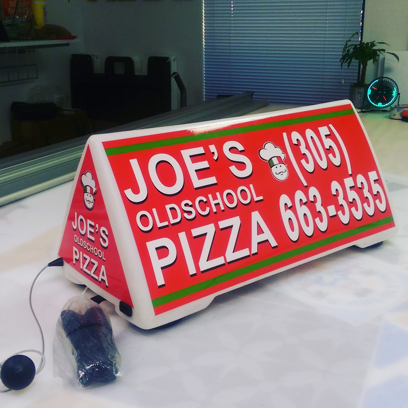 SIGN SHOP MIAMI: MIAMI DELIVERY VEHICLE TOPPER MAGNETS