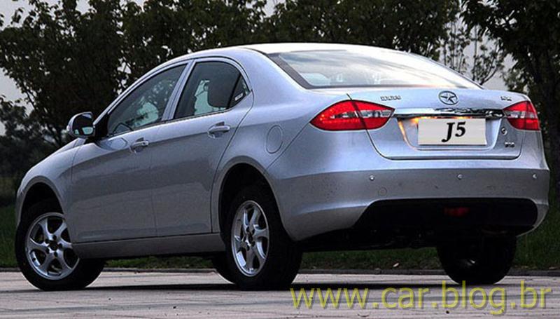 Novo Jac J5 Sedã: motor 1.5 e preço a partir de R$ 52.000 reais