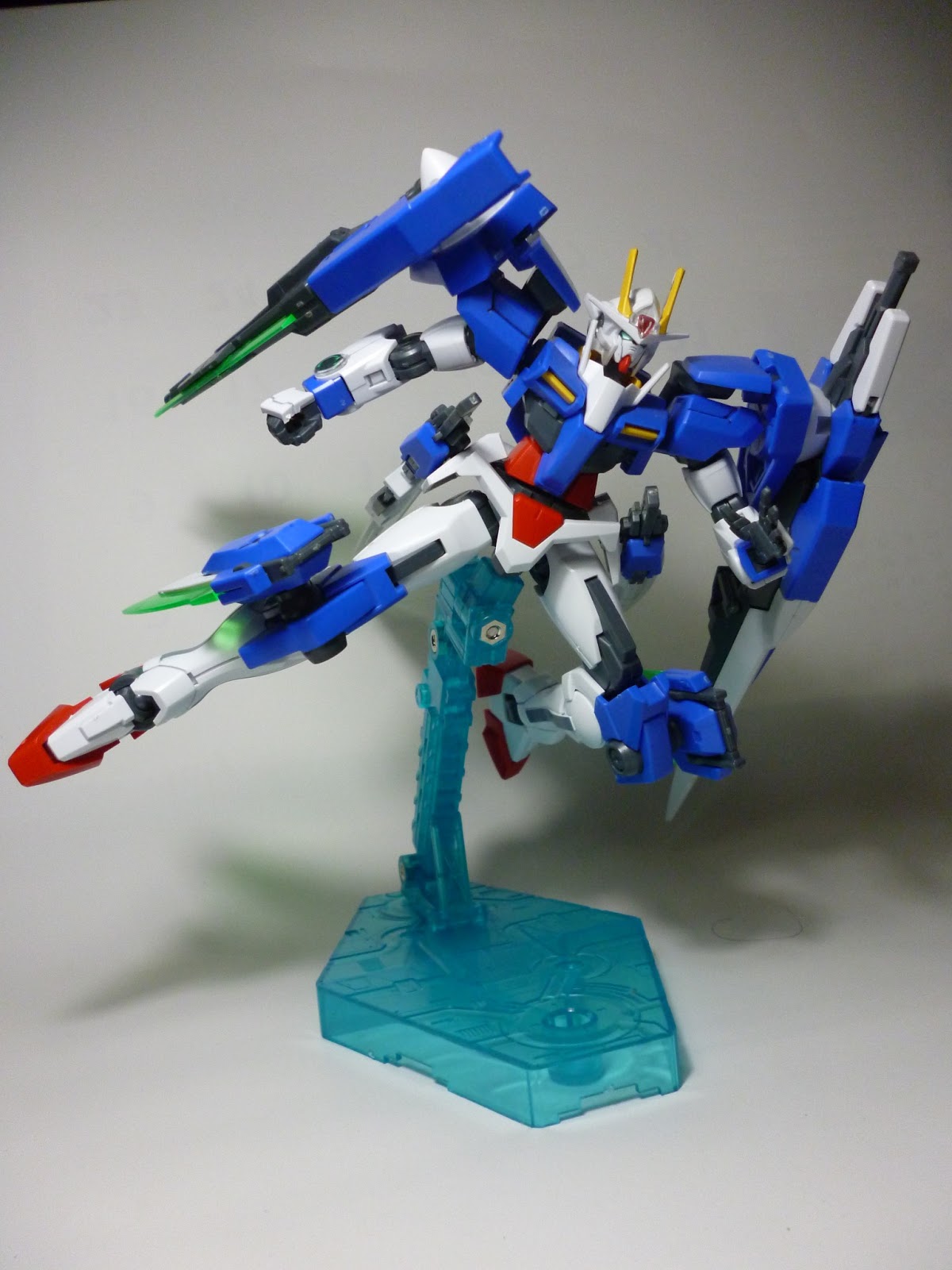 Sketsa Langit: Gunpla - #7 - HG 00 Gundam Seven Sword/G Review