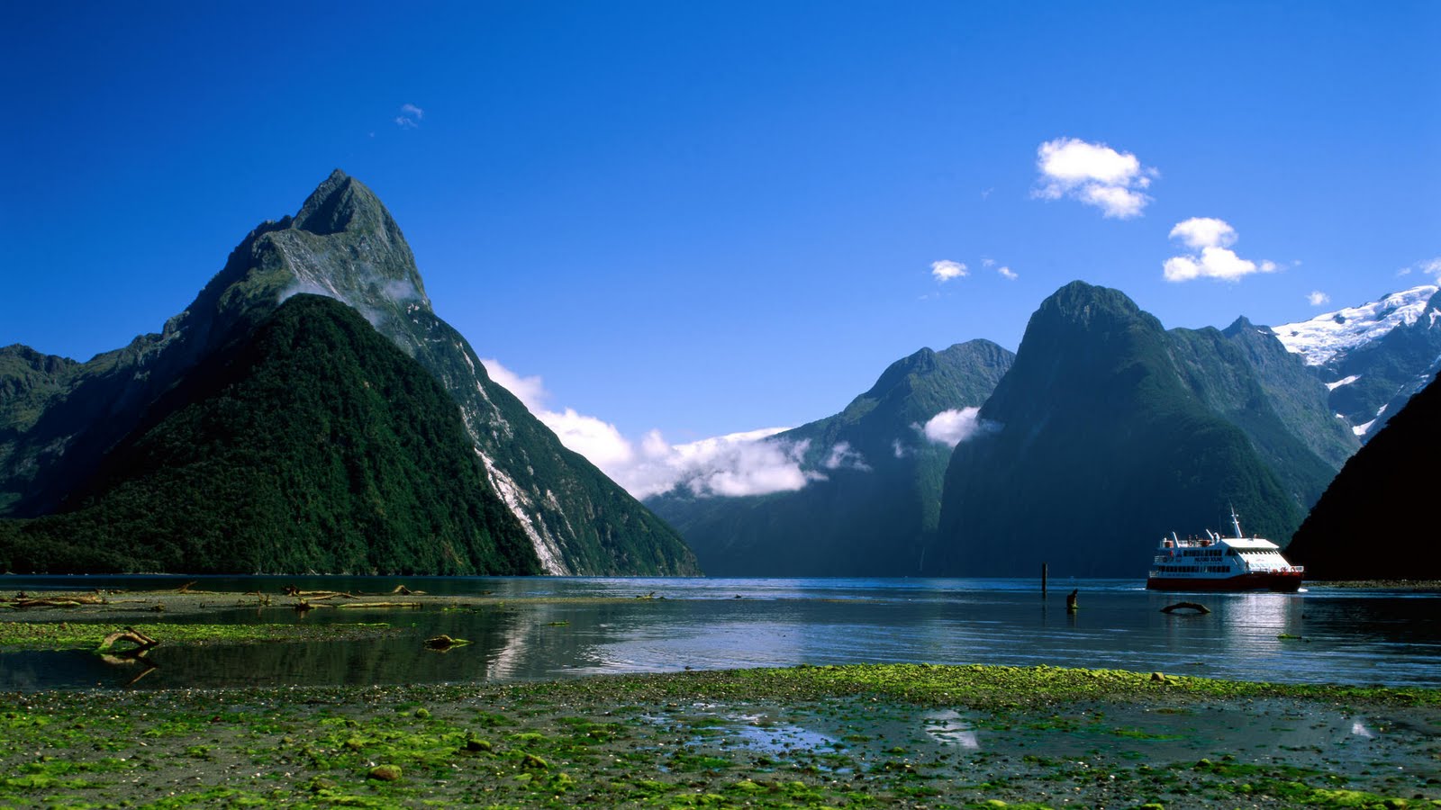 Milford sound and the Mitre peak - Natural Beauty