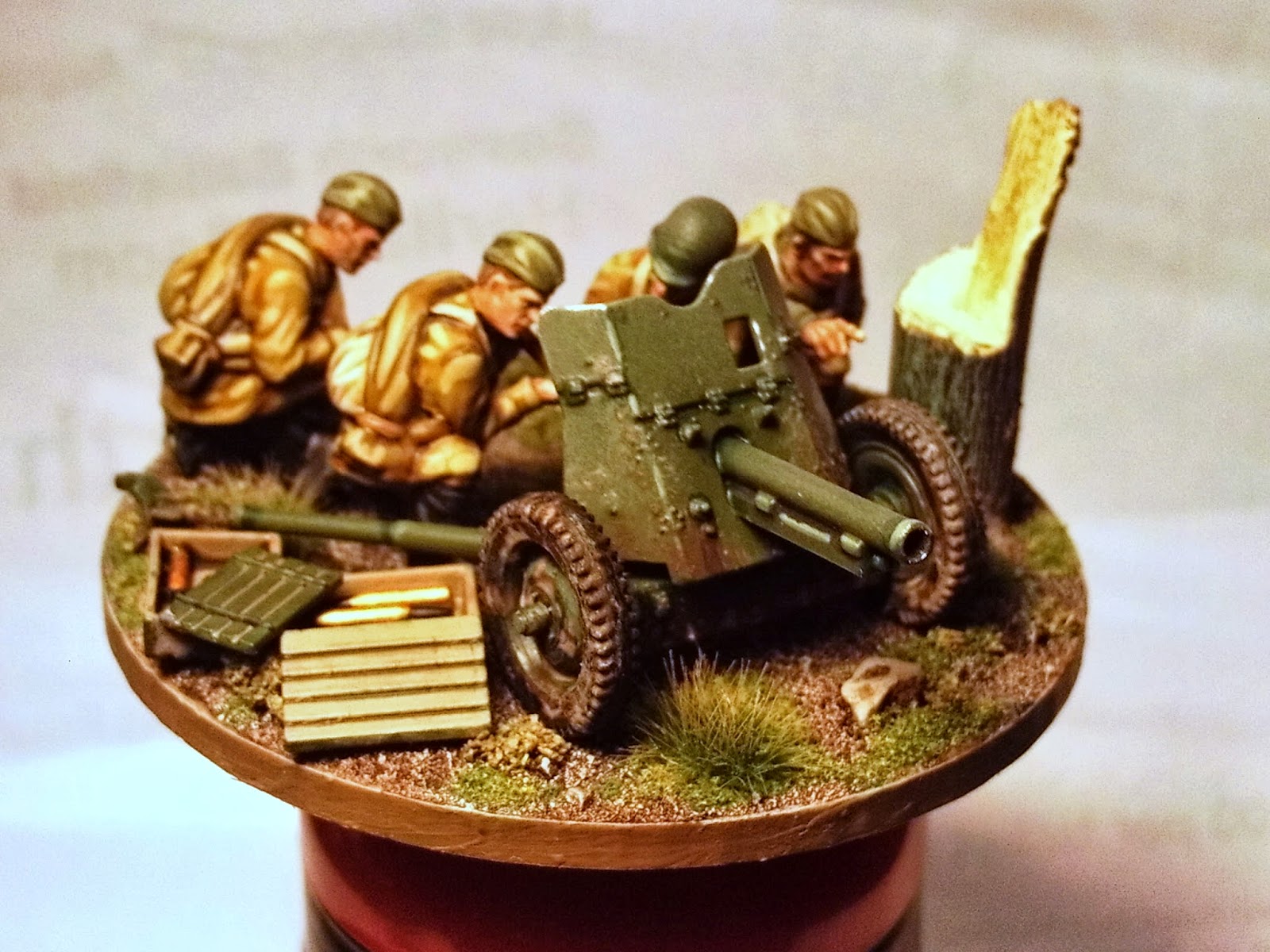 Ubique: Soviet 76mm infantry gun M1943 & Crew, Plastic Soldier Company