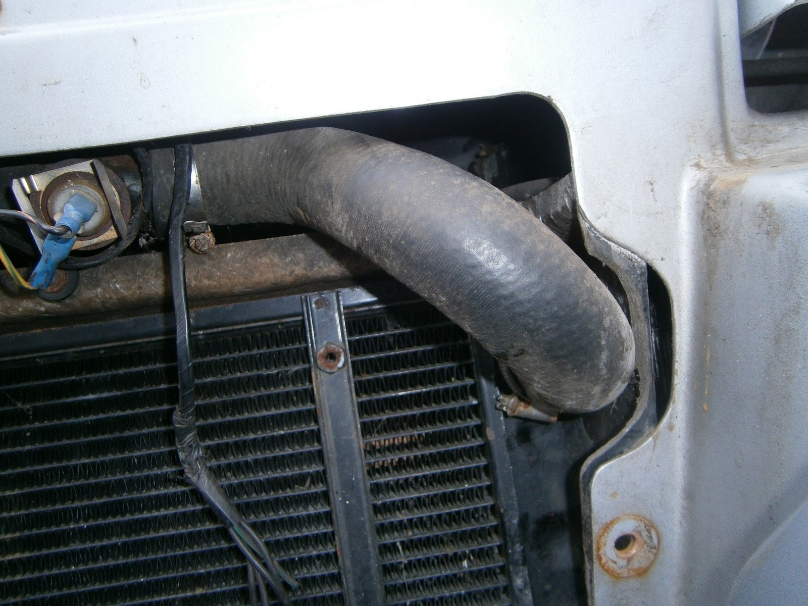 Lotus Excel Restoration: Removing the radiator, PAS pump and oil cooler