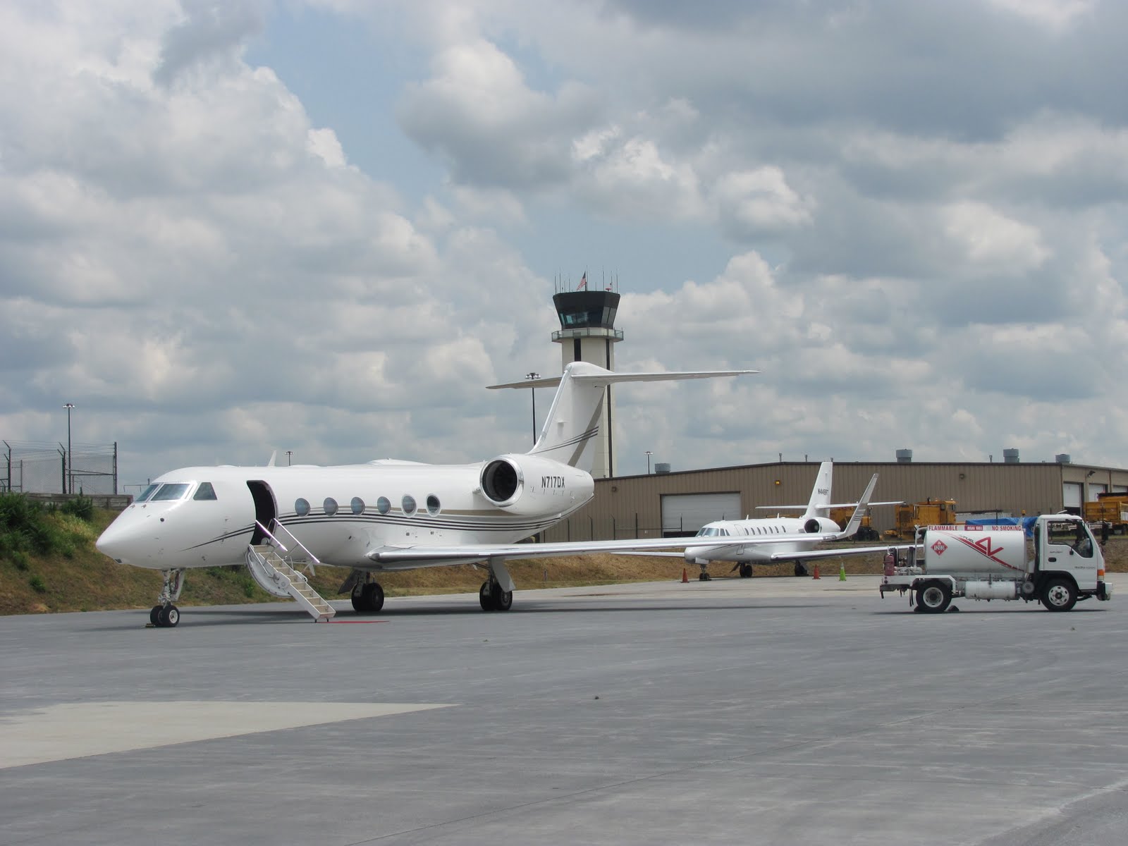 fly HIA Blog: AvFlight Harrisburg: More Than Just Fuel
