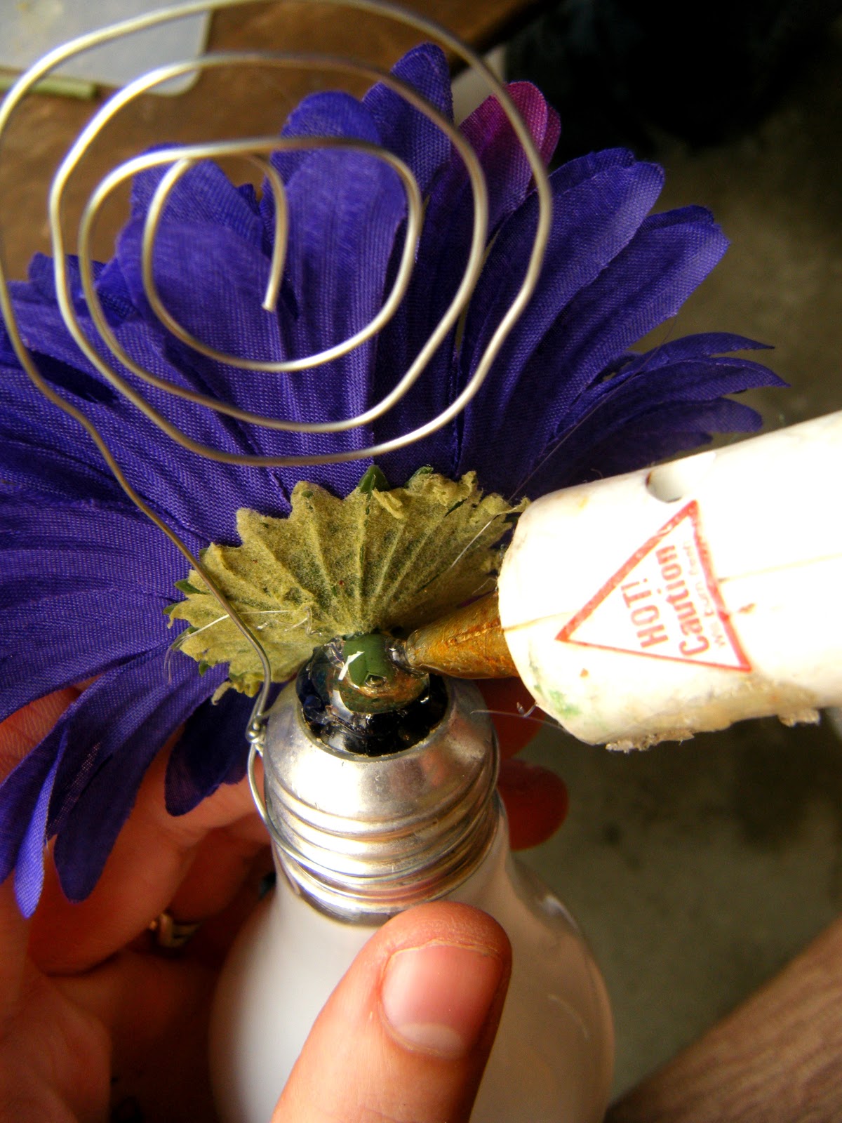 You Seriously Made That!?: Flower Bulb Tutorial