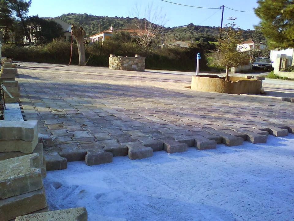 ΛΑΛΑ ΤΟ!!!: ΔΑΦΝΗ ΑΥΛΩΝΑΡΊΟΥ: ΦΤΙΑΧΝΟΥΝ ΜΟΝΟΙ ΤΟΥΣ ΤΗΝ ΠΛΑΤΕΙΑ ΤΟΥ ...