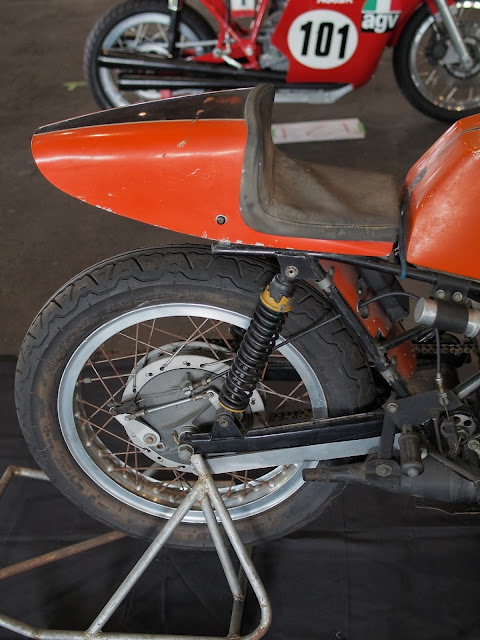 大神戸共榮圈: 2013 スピード&カスタムショー # 77 AERMACCHI HARLEY DAVIDSON RR250 など