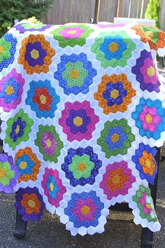 HEXAGON SWAP: More Ideas of Hexie Projects from the Web