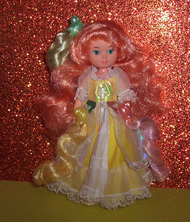 Veni Vidi Dolli: OVERVIEW: Lady Lovely Locks