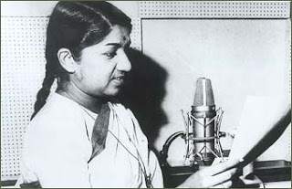 Childhood Pictures of Celebrities Actors Actress: Lata Mangeshkar as ...