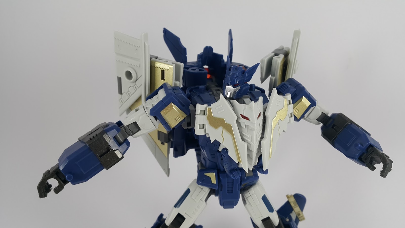 eToys Collection: TFC Hades H-01 Minos Review