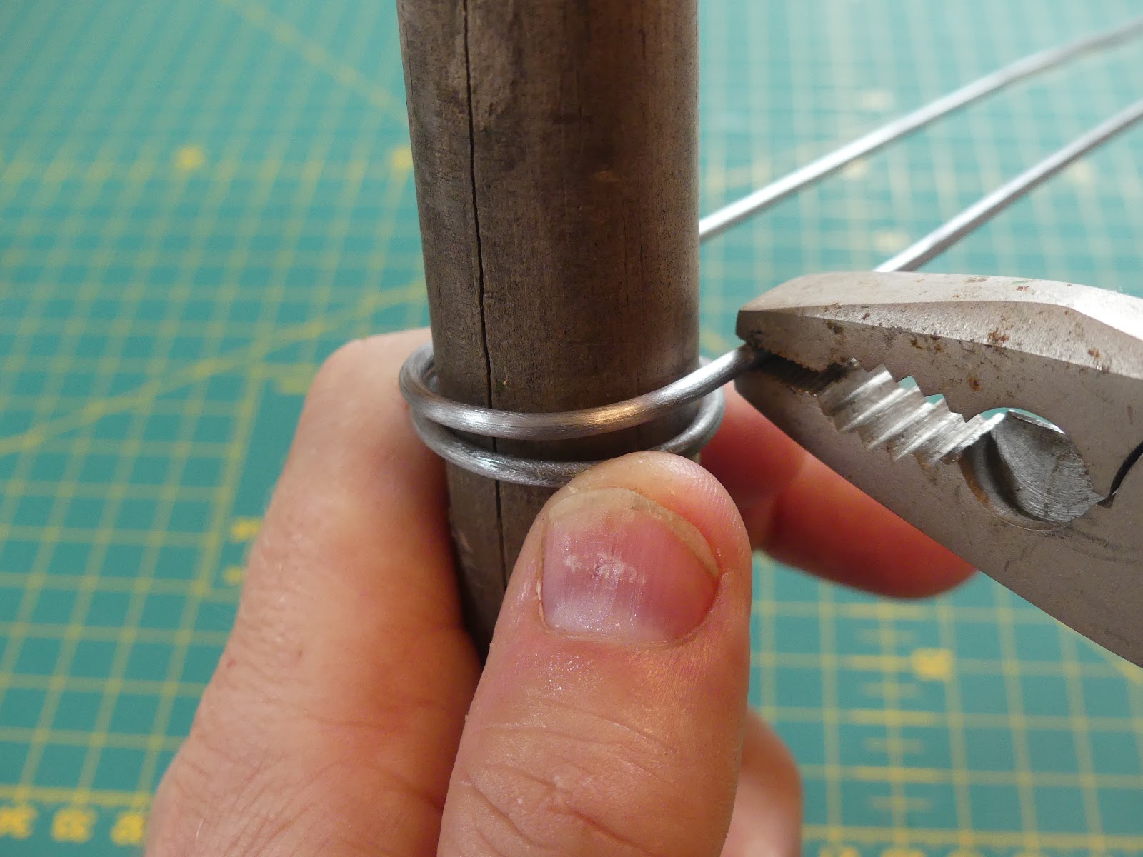 The Outdoor Traditionalist : DIY Campfire Toasting Fork