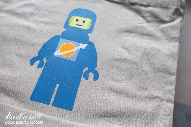 LEGO Vinyl Minifigure Tote Cricut Explore Air 2