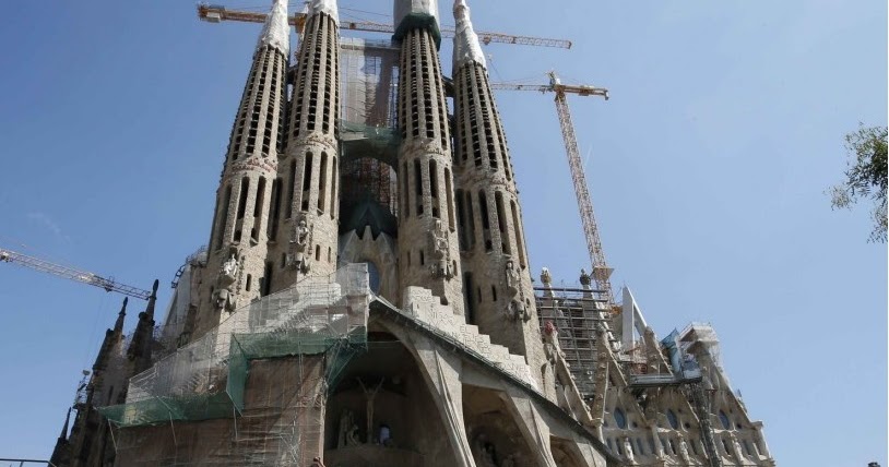 How we spent a week in Spain & France on the cheap!