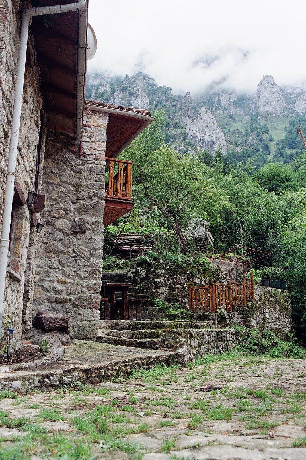 EL NORTE EN FOTOS: SAN ESTEBAN DE CUÑABA Y PEÑAMELLERA BAJA PANES ASTURIAS