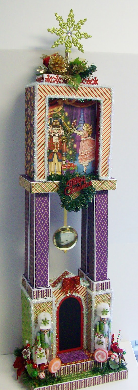 Paper Phenomenon: Grandfather Clock - Christmas