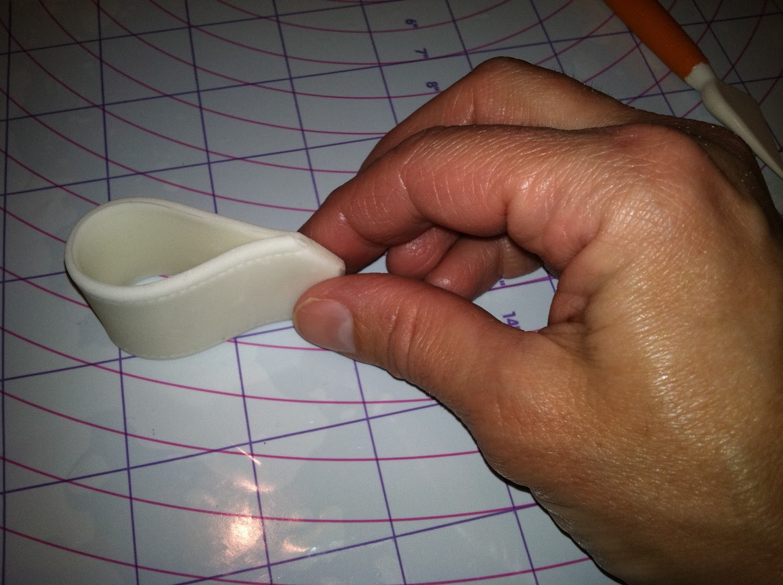 The Iced Queen: Loopy Fondant Bow