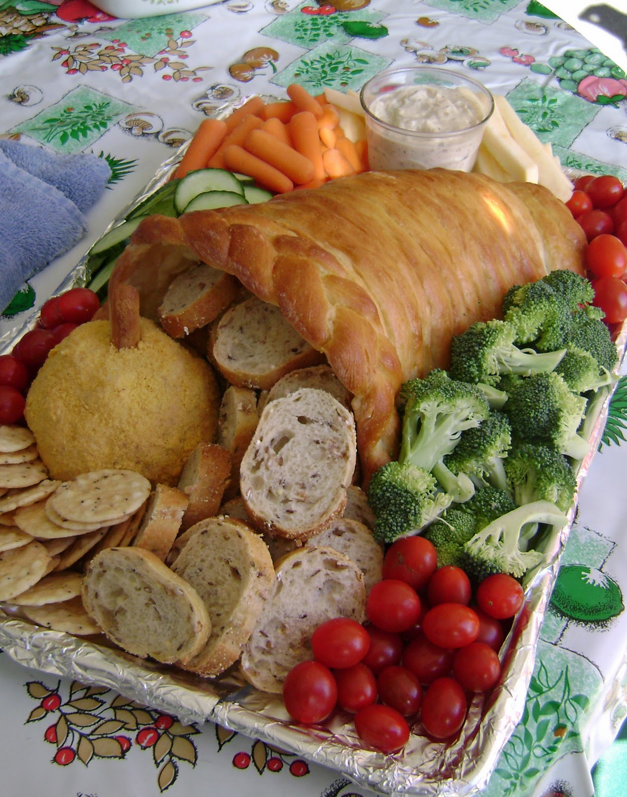 Jo and Sue: Bread Cornucopia
