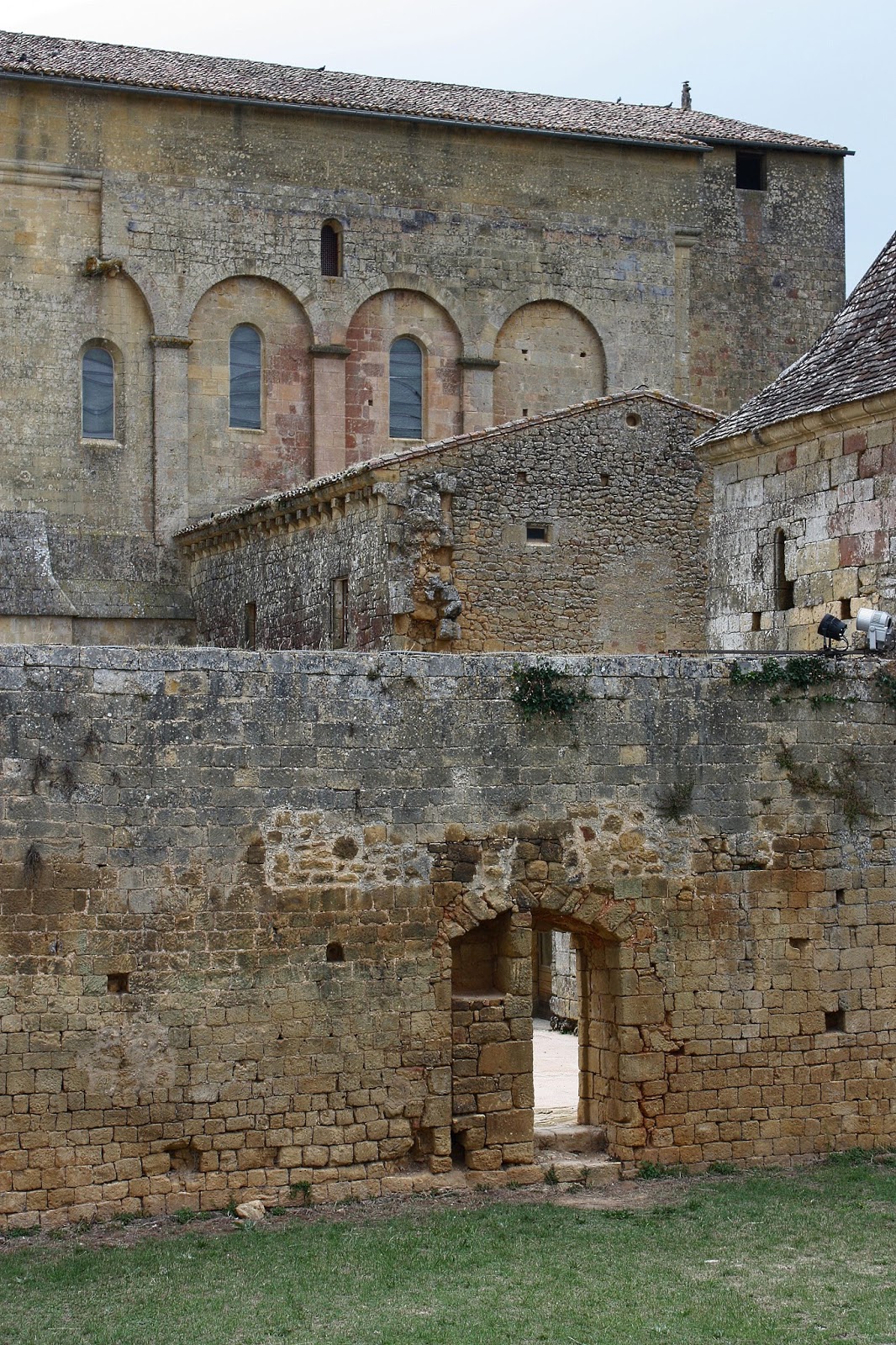 Atlas roman: Saint-Avit-Sénieur - Eglise abbatiale Saint-Avit (24)