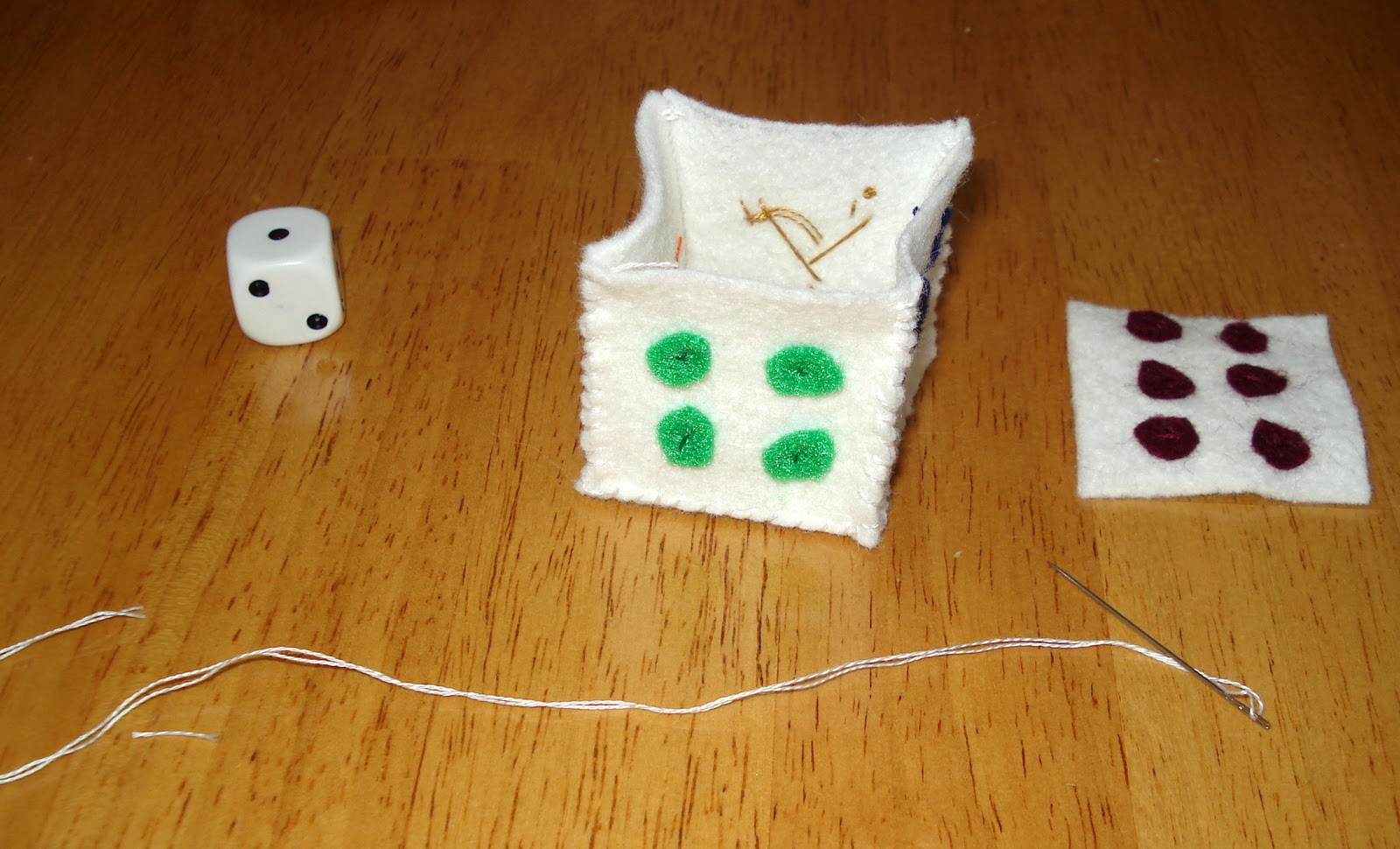 Mama's Felt Cafe: Squishy Squares--Colorful Toddler Dice Tutorial