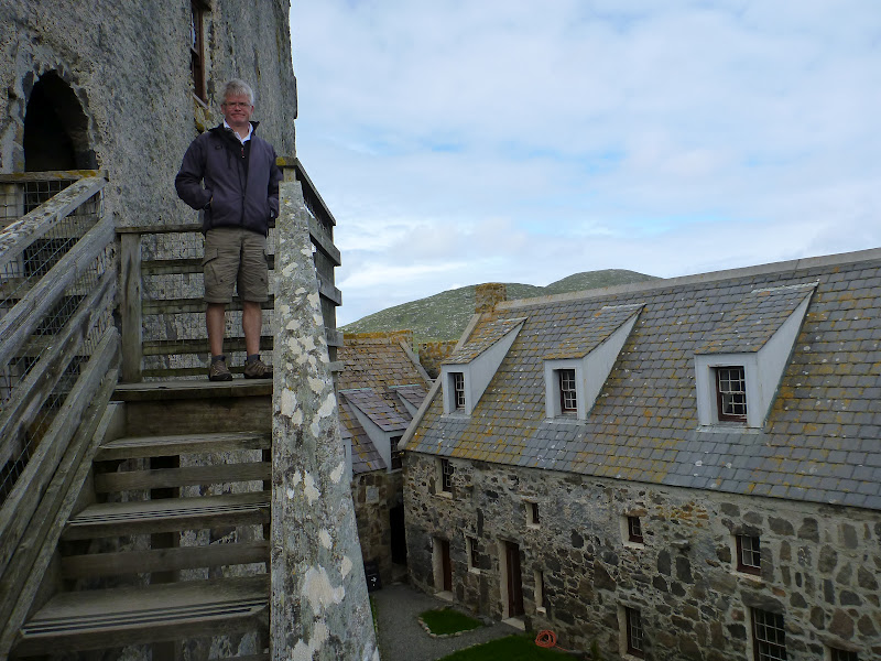 Running Away: Castles, Cornflakes and Drunken Frog Hunting - Barrathon 2012