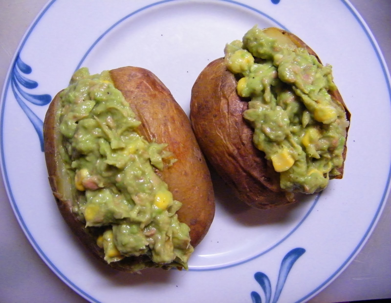 Bergua Rico y sano: Nachas: Patatas asadas rellenas de guacamole
