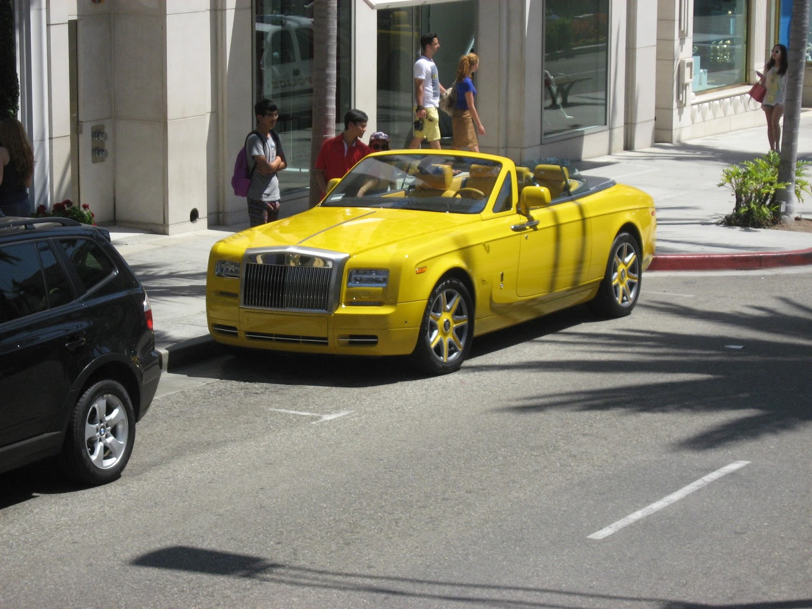 Bowlzee's Little Eye: The Yellow Rolls Royce.