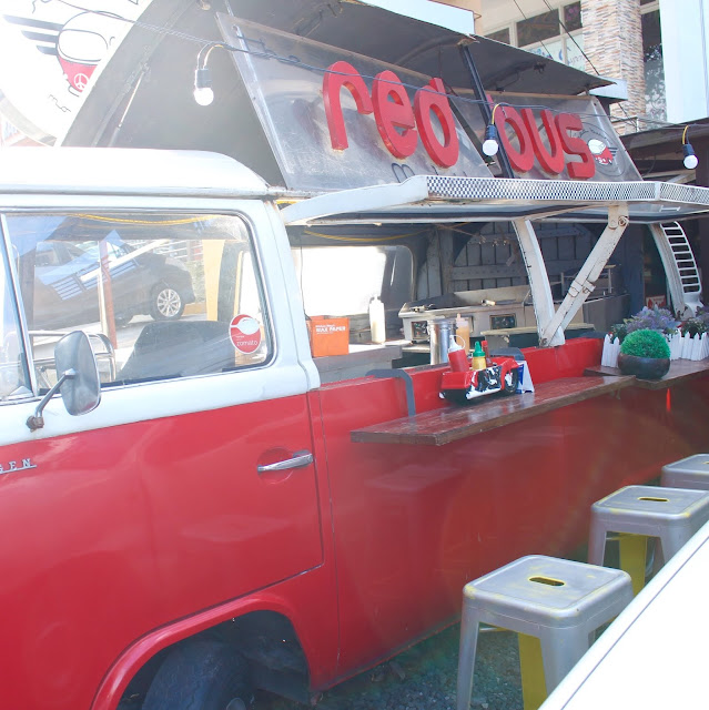 Old School: The Red Bus Diner - Gastronomida