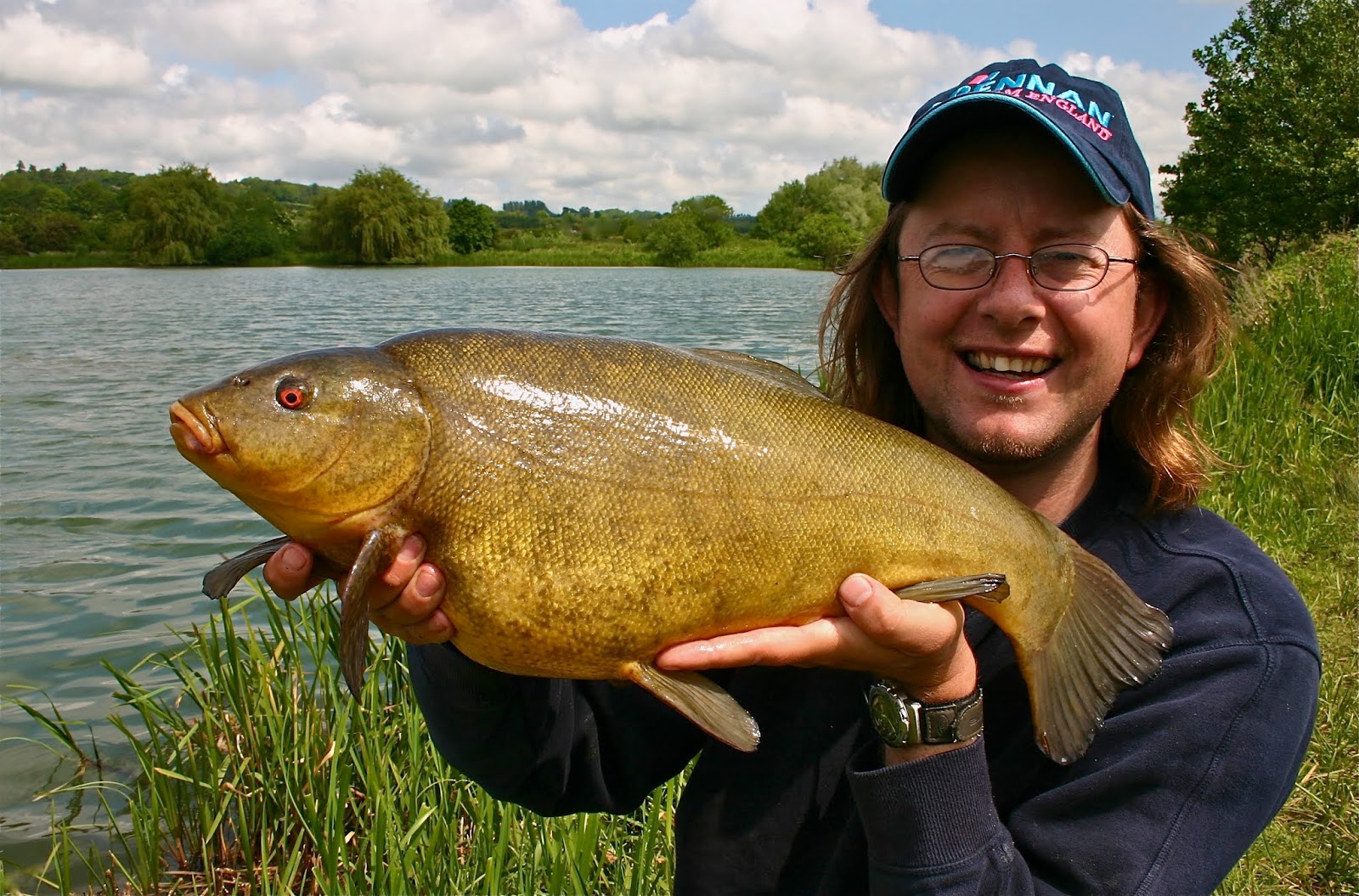 HUGH MILES - WILDLIFE ADVENTURES: CATCHING THE IMPOSSIBLE