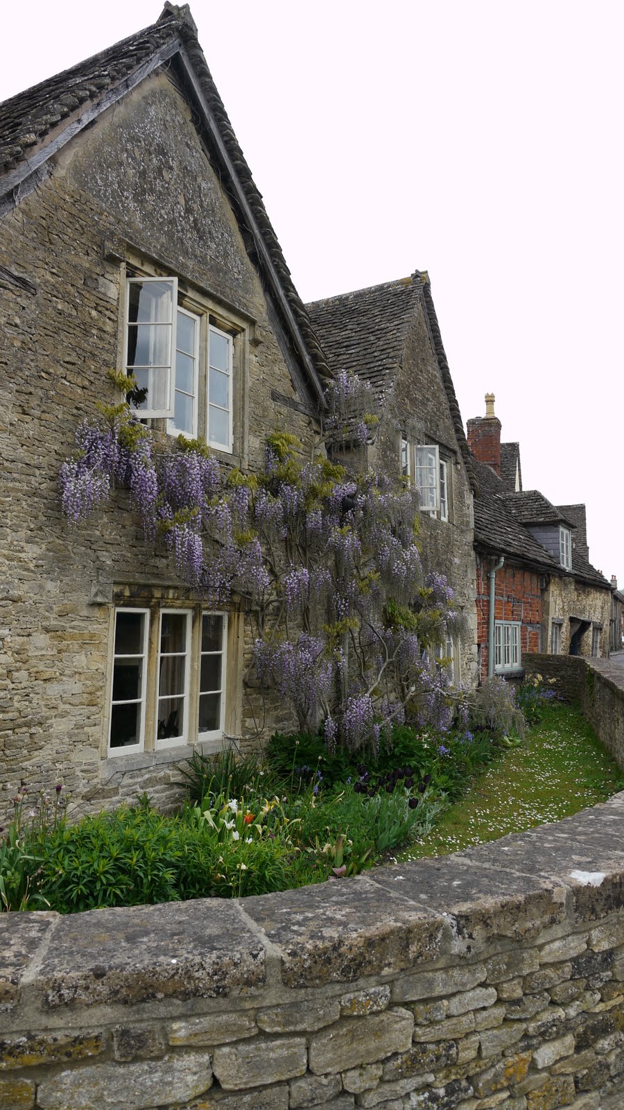 Lacock Village Wiltshire - Britain All Over Travel Guide
