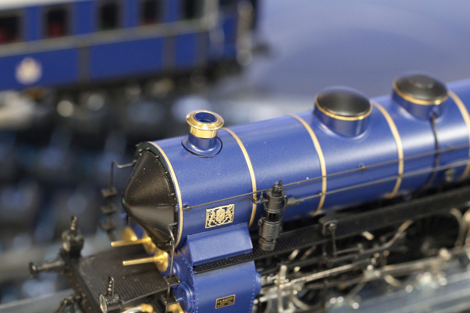 デコーダのマニュアルをみようと箱の中身を出したら展示用のレールが出てきた。知らなかった！