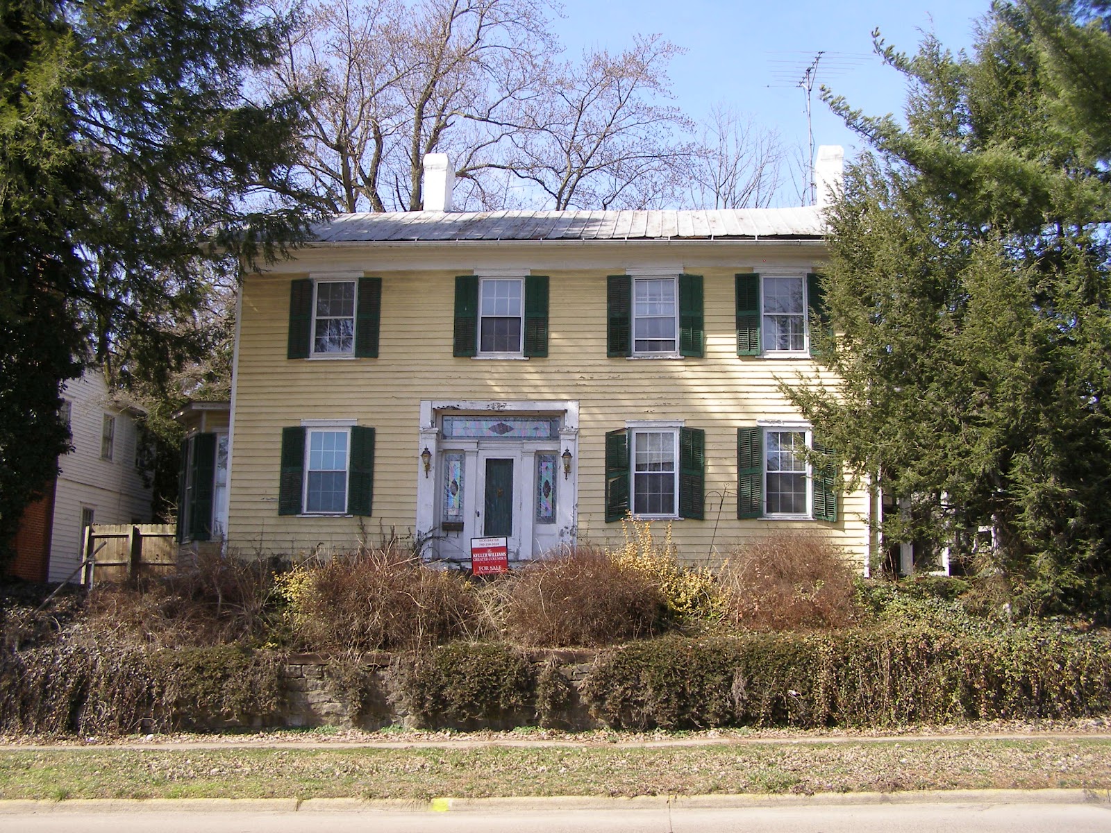 The Big Yellow House Project: The New Roof is Done