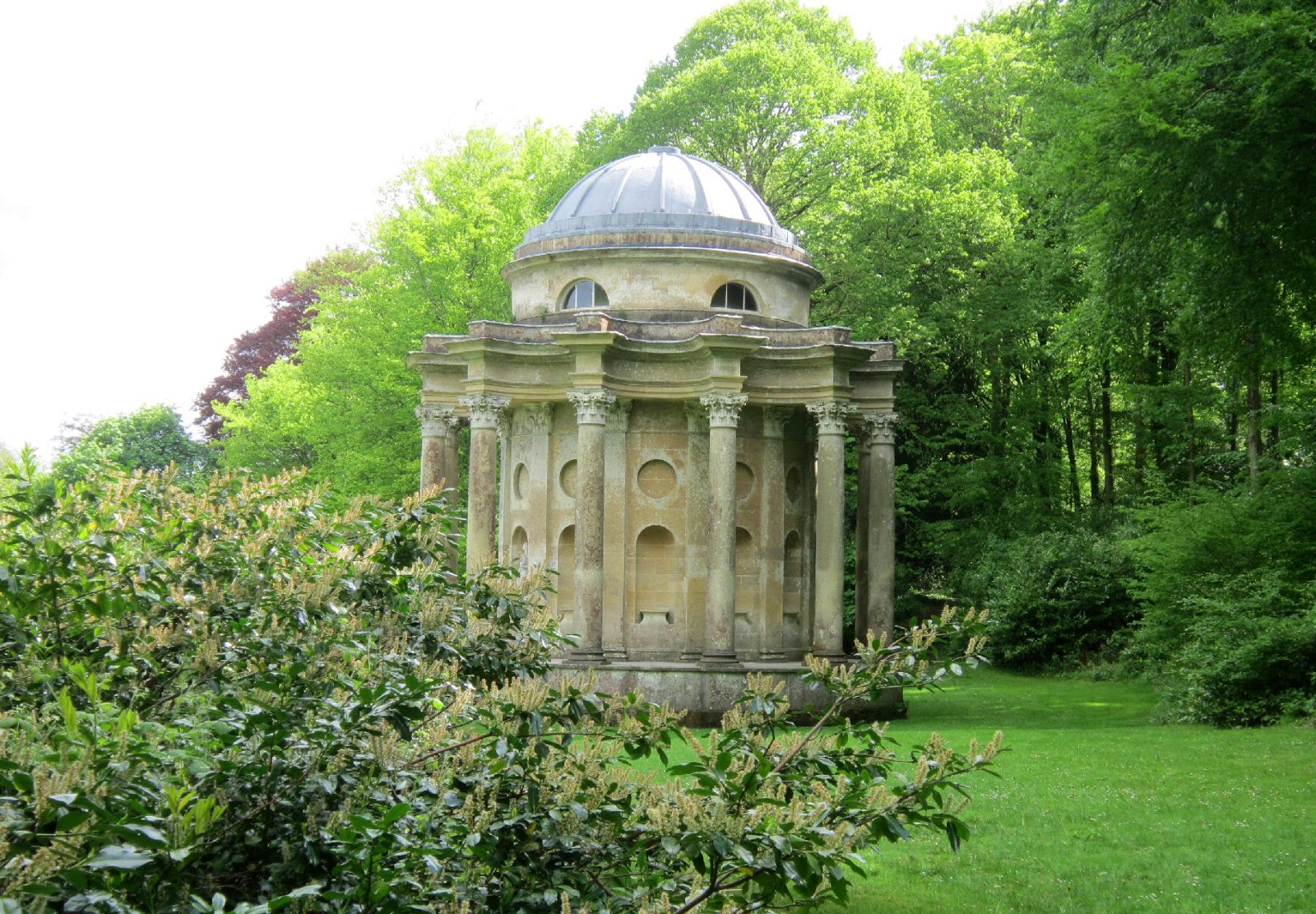 Retro-Forteana: The Ancient Temples of Stourhead