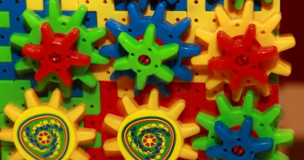 Just People: St. Paul Sportsman's Show: Funny Gears