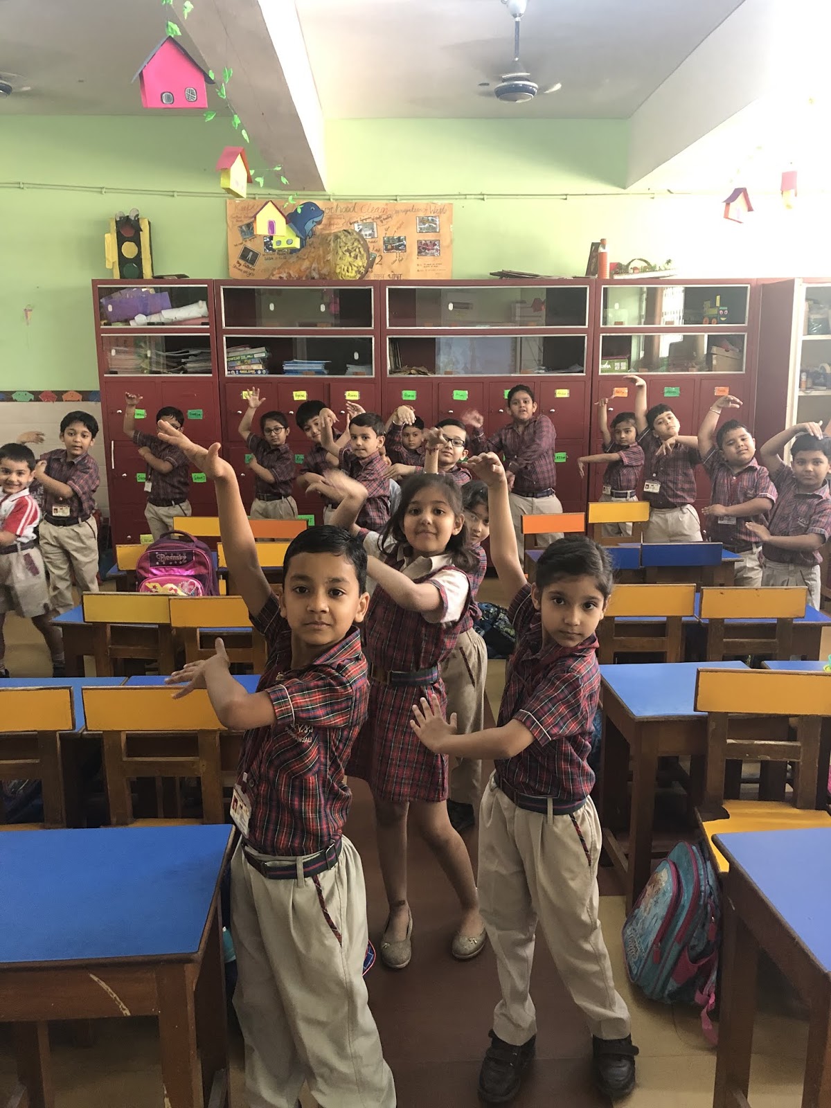 Dance & Music : Class 2A ( Get ready to wiggle )